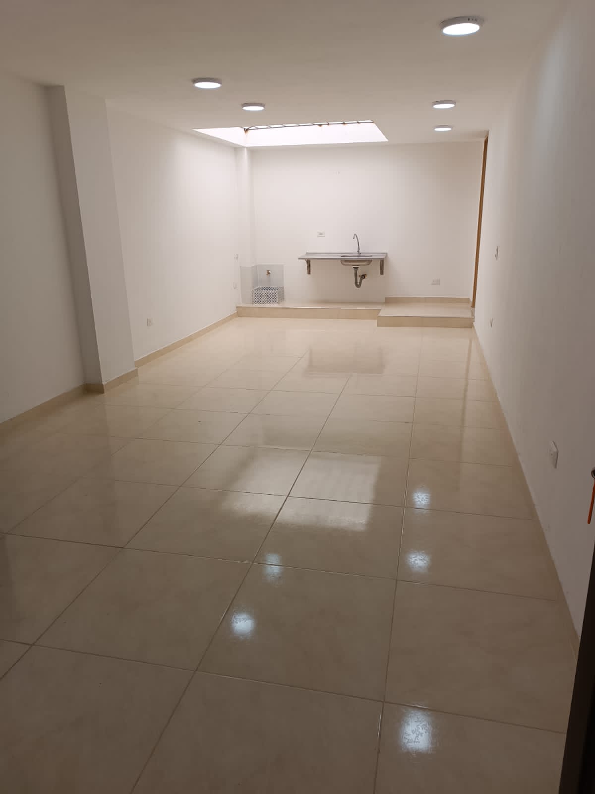 SANTA MARIA, LOCAL PISO 3 INTERNO – COD 590 – Arrendamientos Aval Bien Raíz